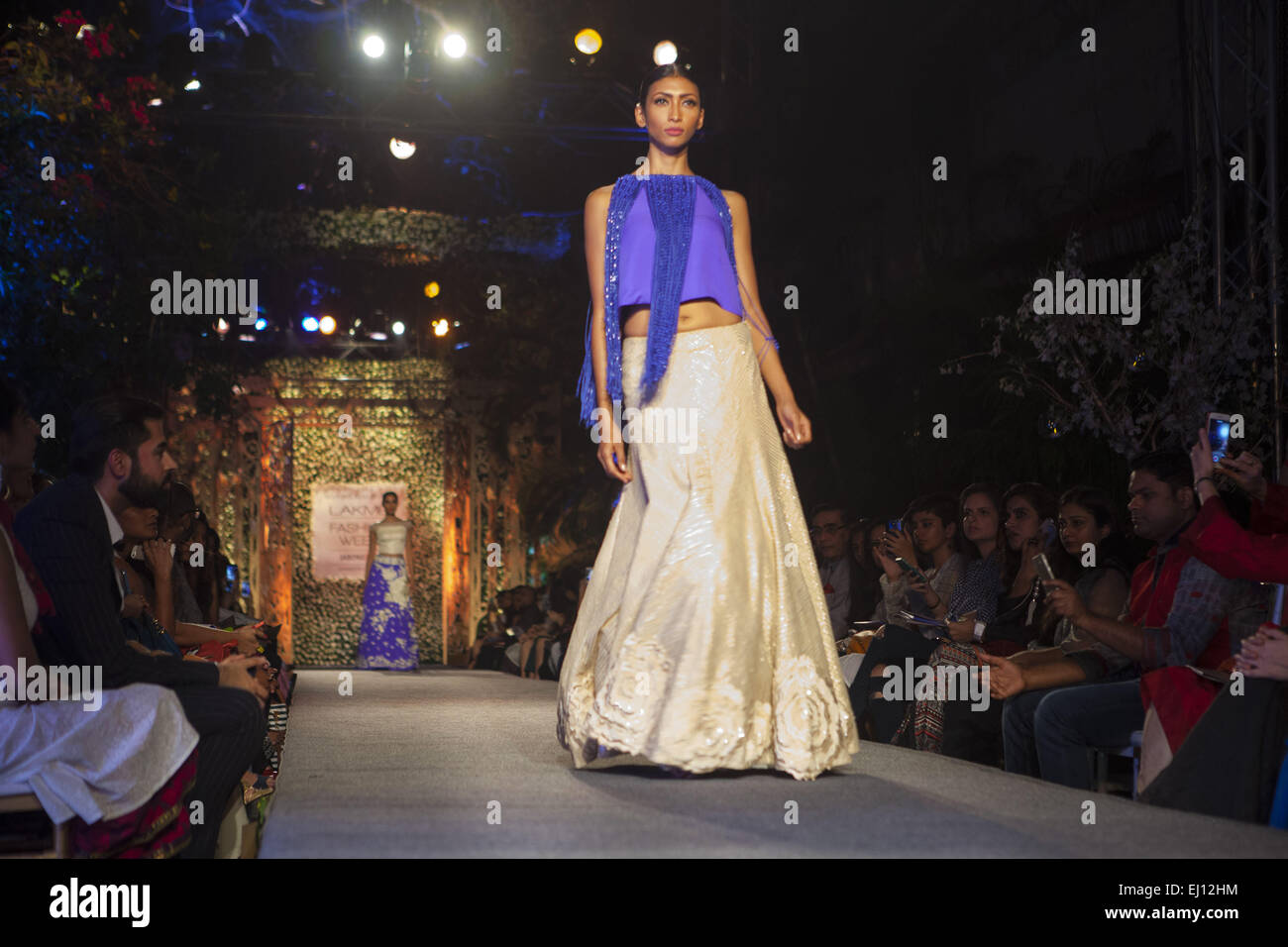 Fashion Ramp Walk Stock Photos & Fashion Ramp Walk Stock Images - Alamy