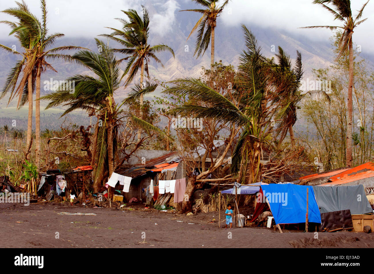 Super Typhoon Durian caused huge volcanic ash mudslides from Mayon ...