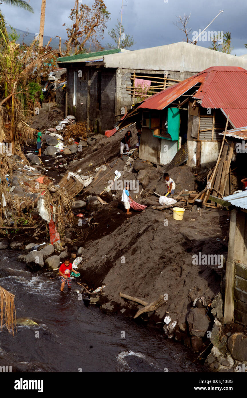 Super Typhoon Durian caused huge volcanic ash mudslides from Mayon ...