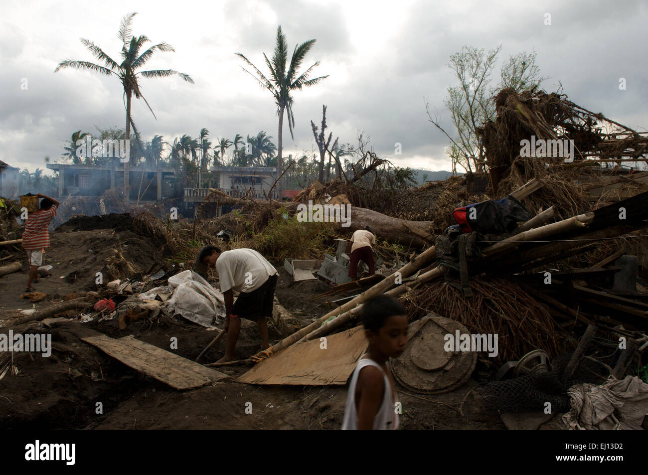 Super Typhoon Durian caused huge volcanic ash mudslides from Mayon ...