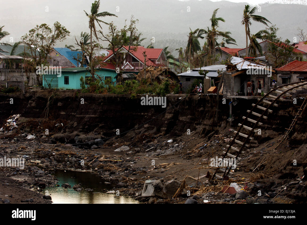Super Typhoon Durian caused huge volcanic ash mudslides from Mayon ...