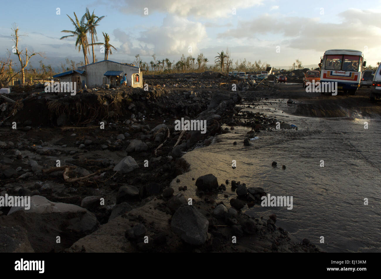 Super Typhoon Durian caused huge volcanic ash mudslides from Mayon ...