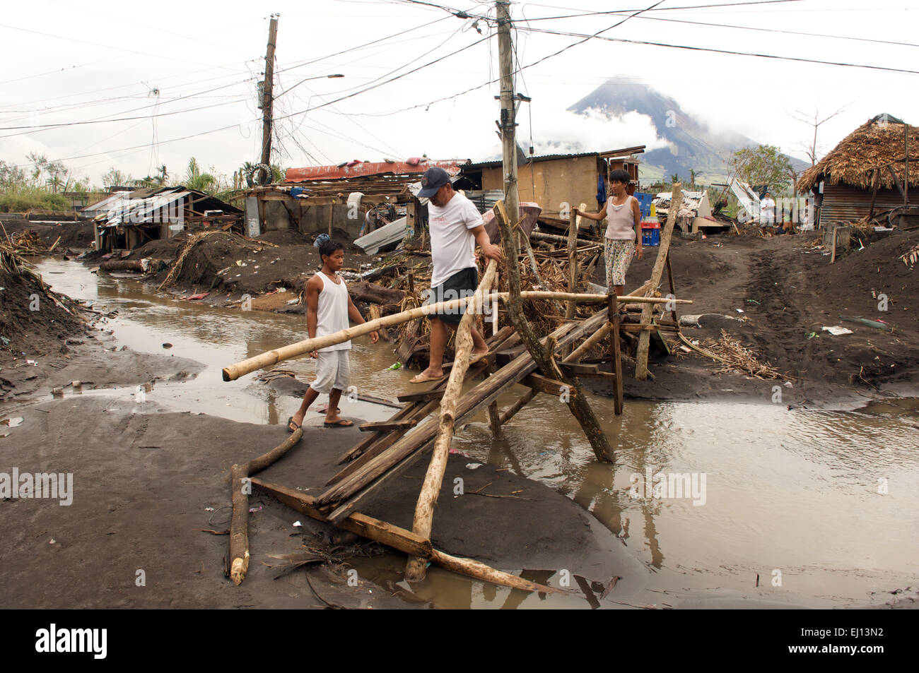 Super Typhoon Durian caused huge volcanic ash mudslides from Mayon ...
