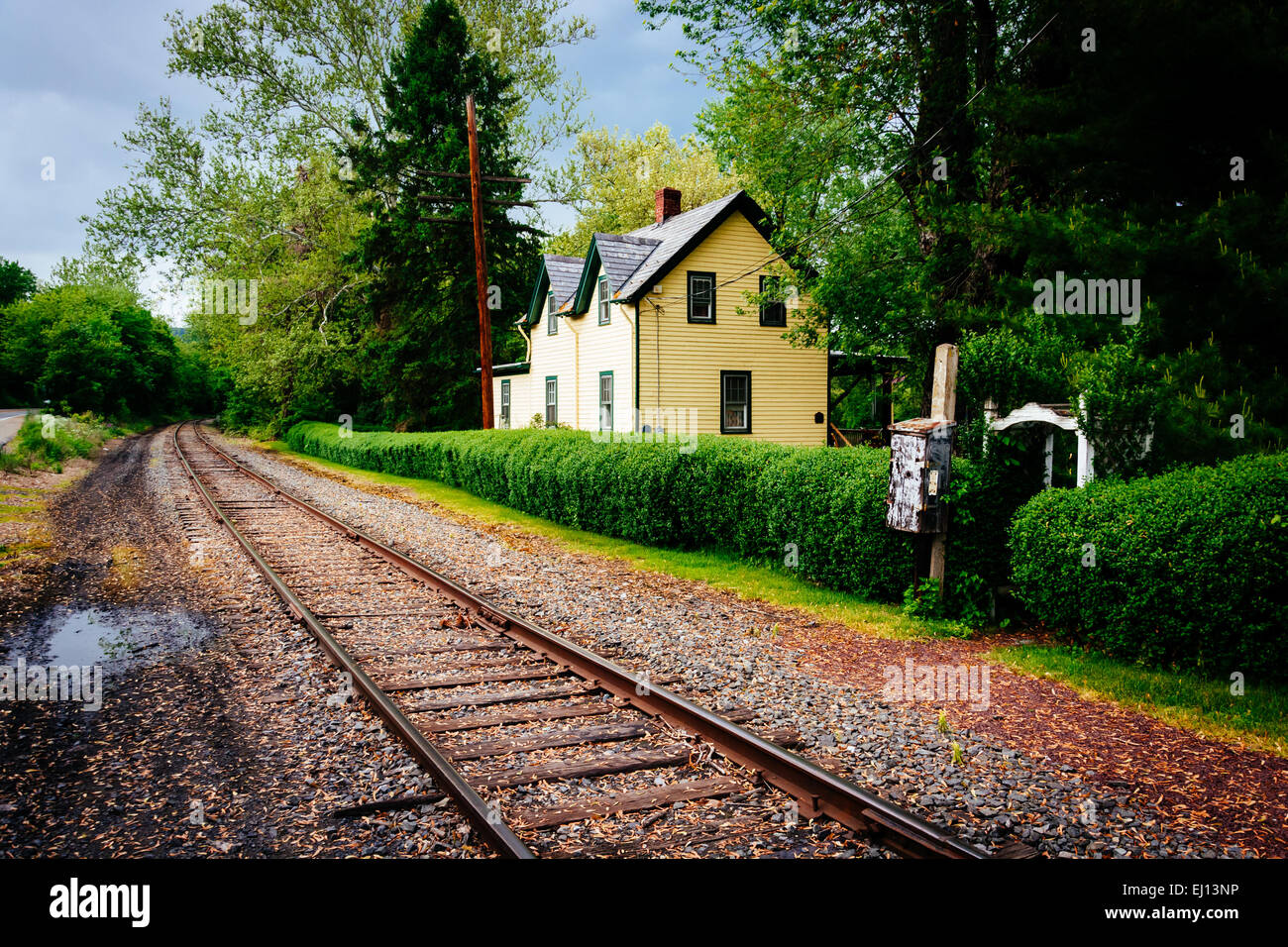 House along railroad tracks in Portland, Pennsylvania Stock Photo - Alamy