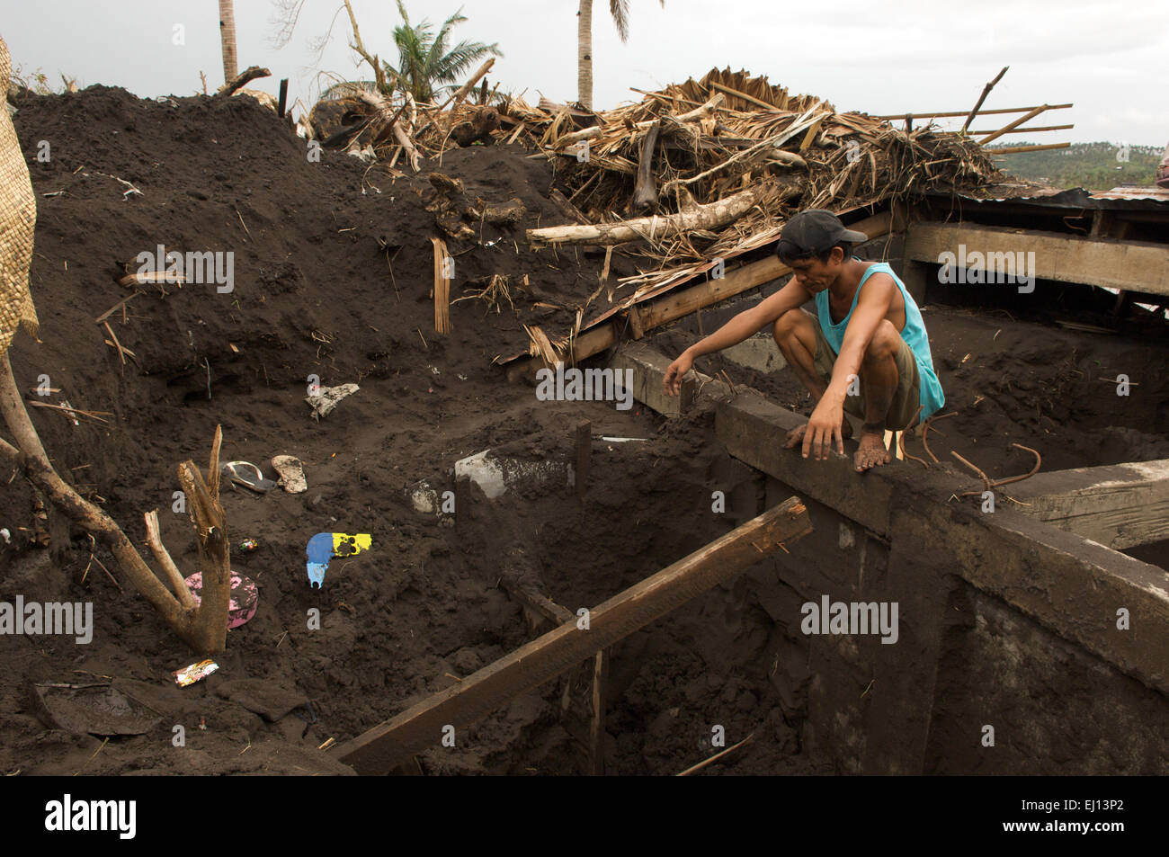 Super Typhoon Durian caused huge volcanic ash mudslides from Mayon ...