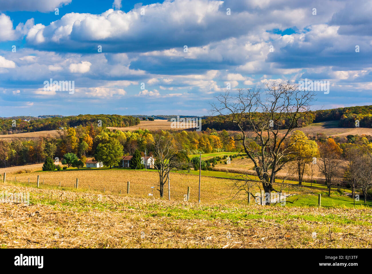 Rolling hills of fall color hi-res stock photography and images - Alamy