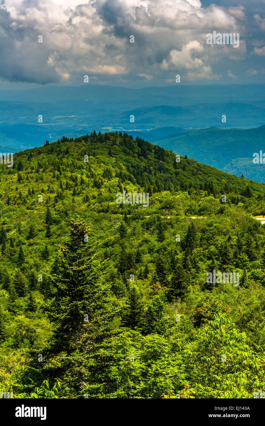North carolina black mountains overlook hi-res stock photography and ...