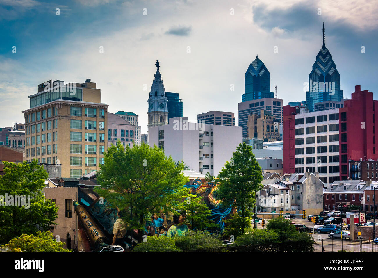 Philadelphia skyline view philadelphia skyline hi-res stock photography ...