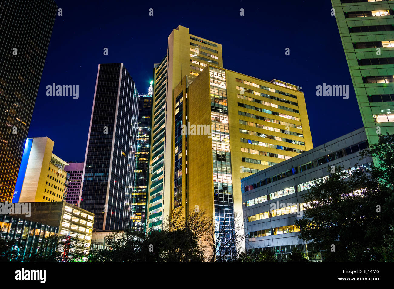 Cluster of skyscrapers at Thanks-Giving Square at night in Dallas ...