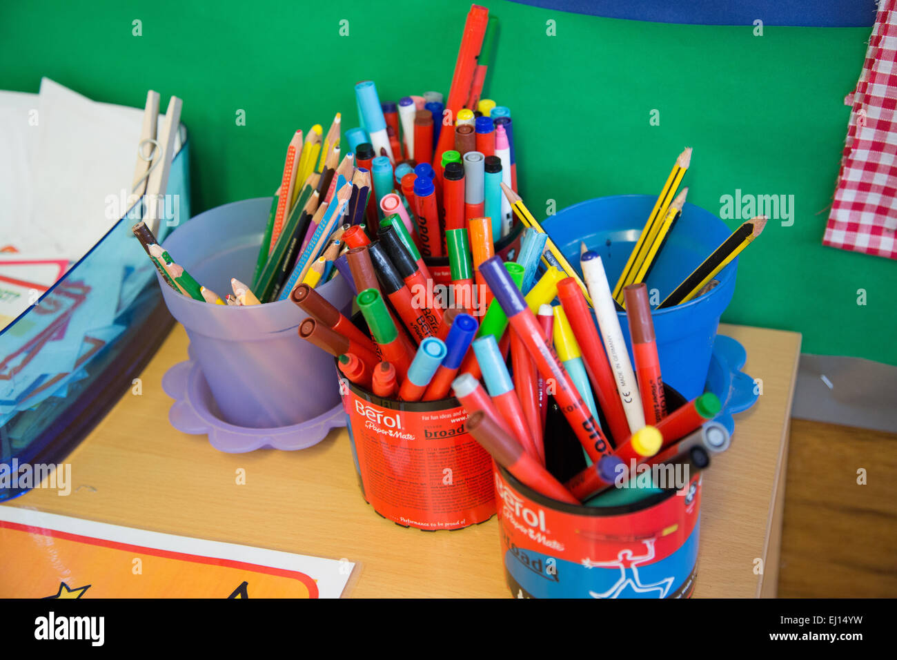 Primary colo hi-res stock photography and images - Alamy