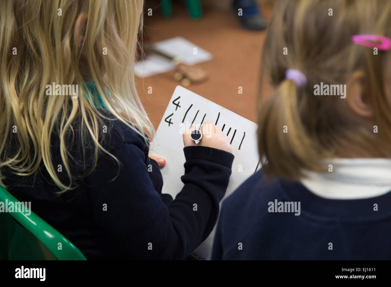 Uk school children classroom hi-res stock photography and images - Alamy
