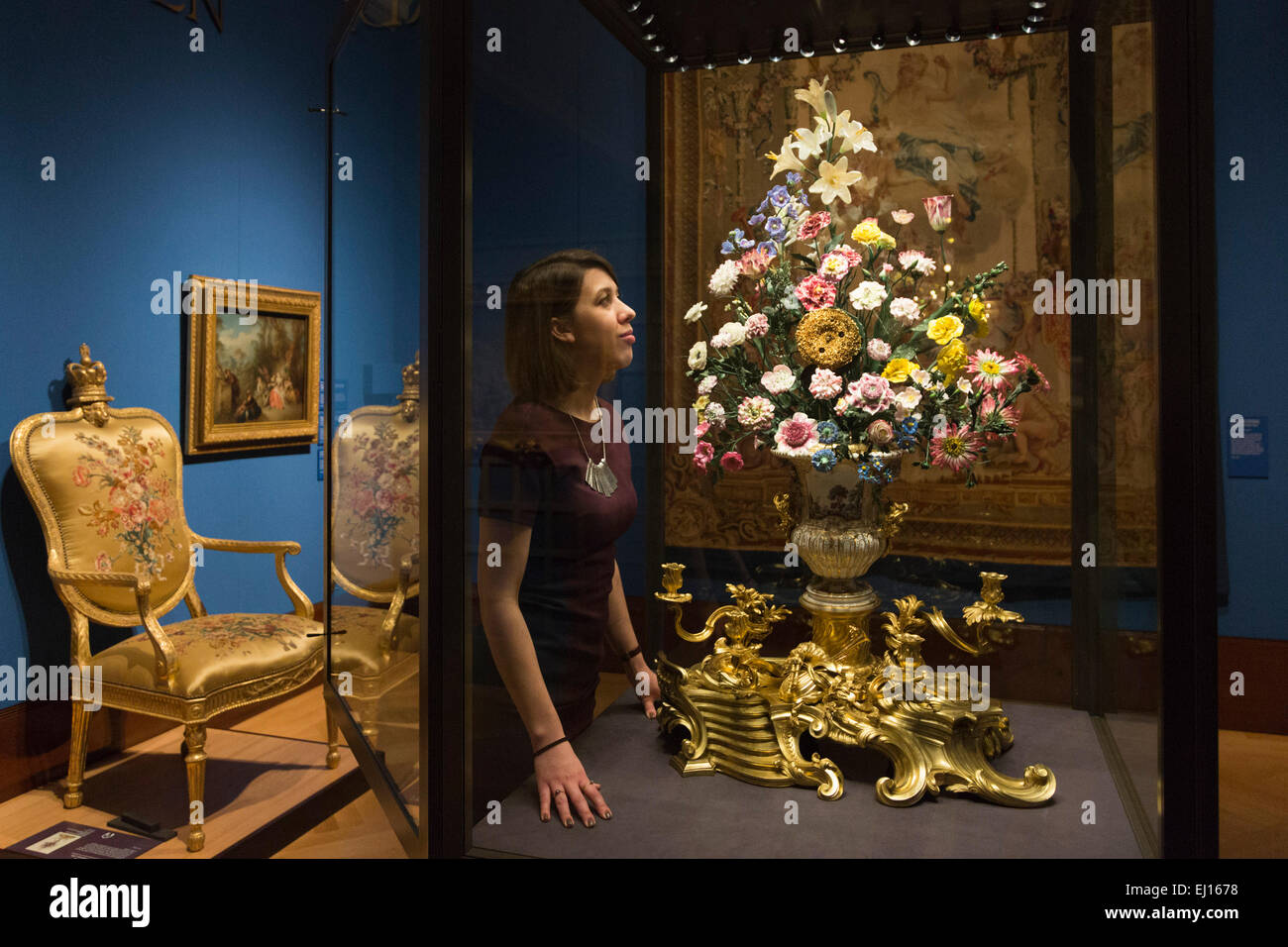 Royal clock buckingham palace hi-res stock photography and images - Alamy