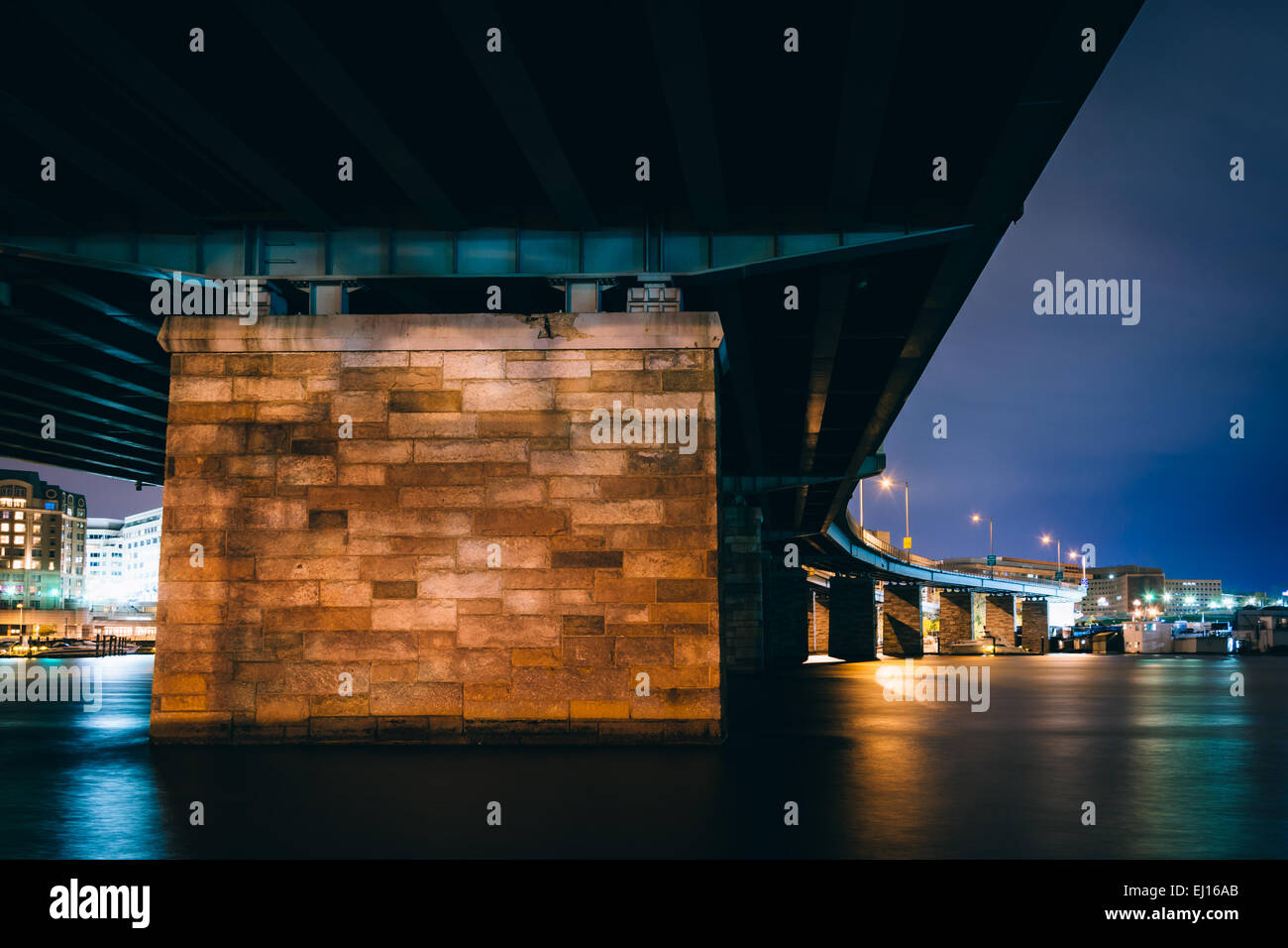 A bridge at night in Washington, DC Stock Photo - Alamy
