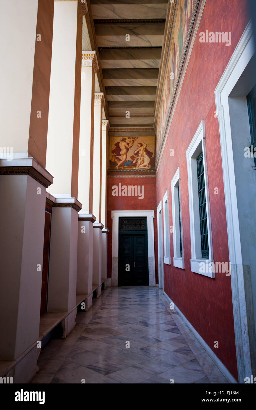 University columns hi-res stock photography and images - Alamy