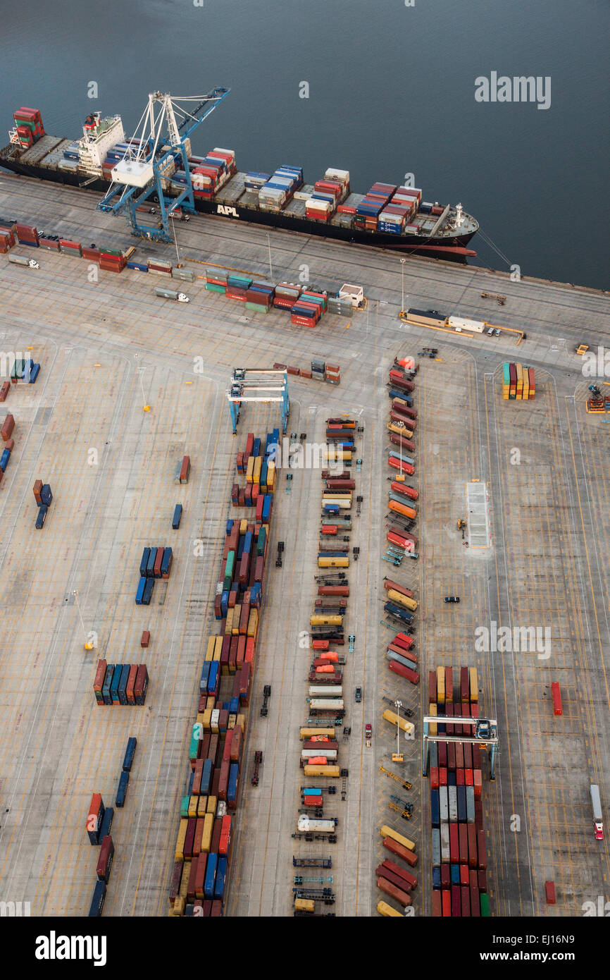 Aerial view of the Wando Welch shipping container port in Mt Pleasant ...