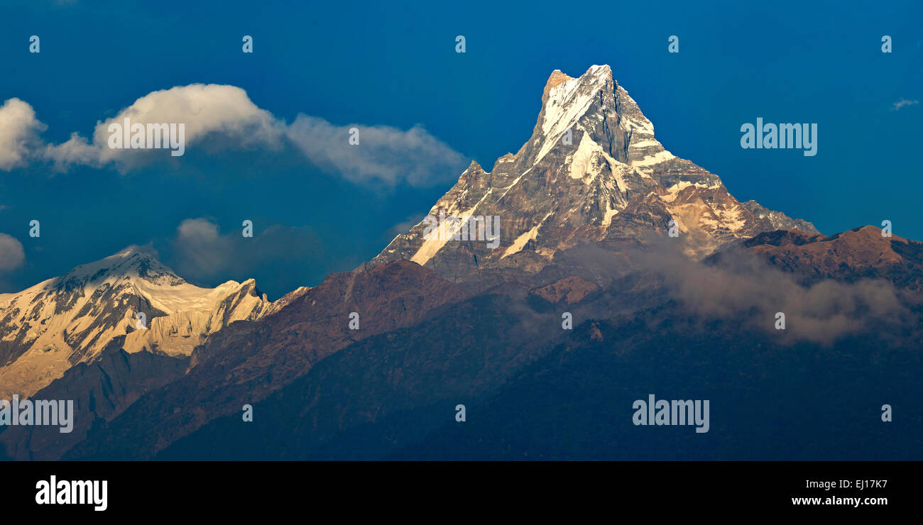 Fishtail mountains hi-res stock photography and images - Alamy