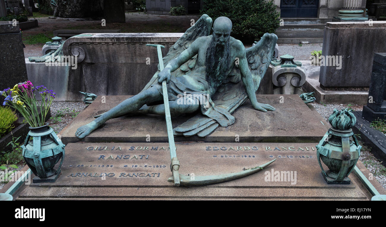 More than 100 years old statue. Cemetery located in North Italy Stock ...