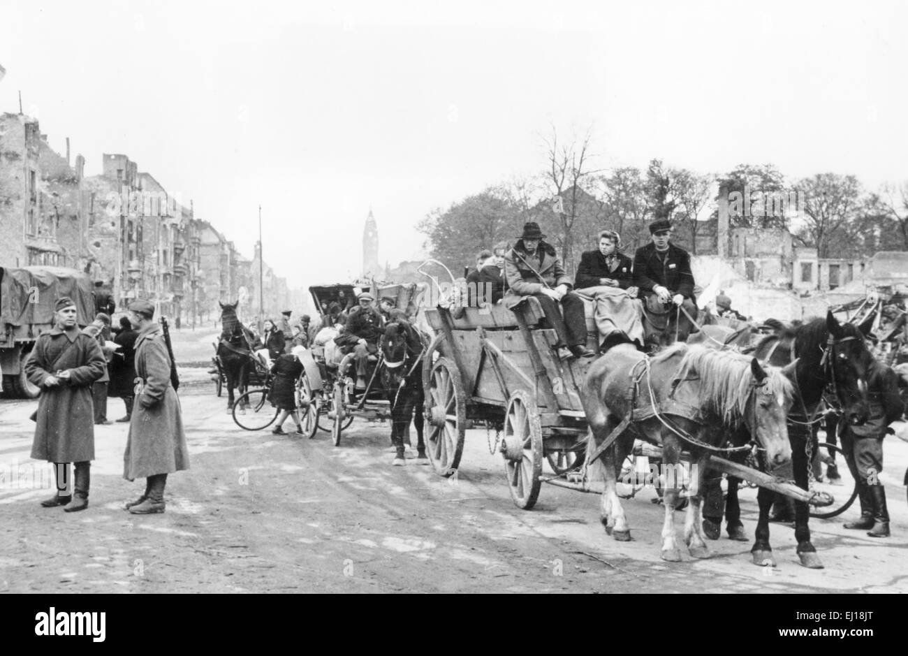 Germany city 1945 hi-res stock photography and images - Alamy