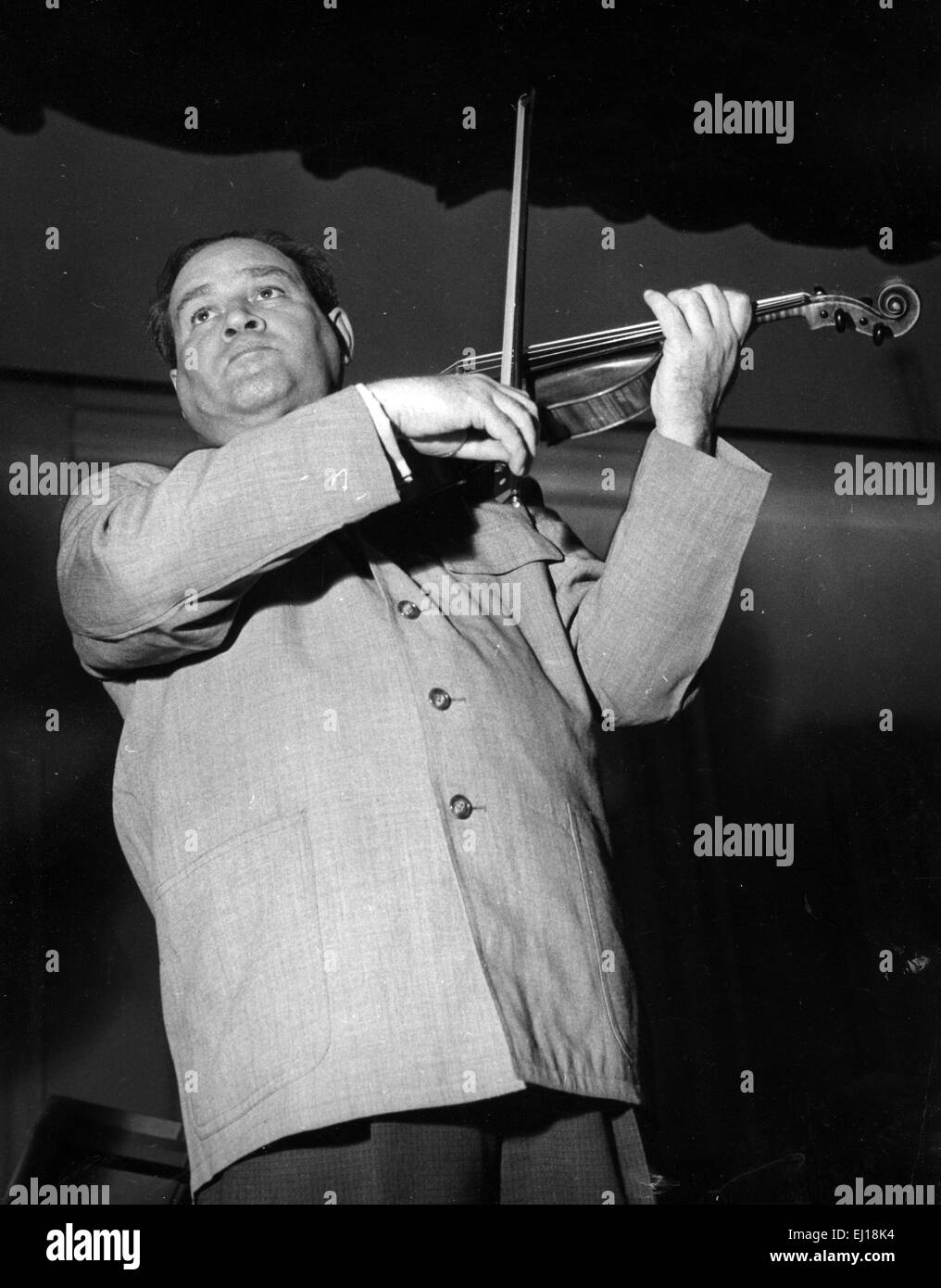 DAVID OISTRAKH (1908-1974) Soviet violinist about 1955 Stock Photo - Alamy