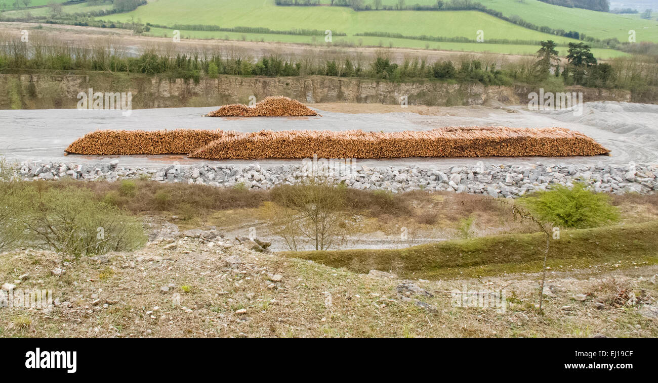 Disused quarry hi-res stock photography and images - Alamy
