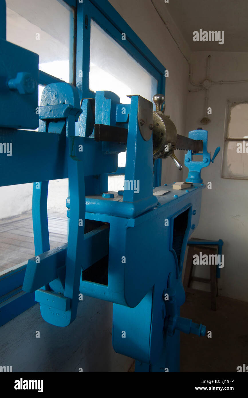 Old big ancient weight scale on a warehouse Stock Photo - Alamy
