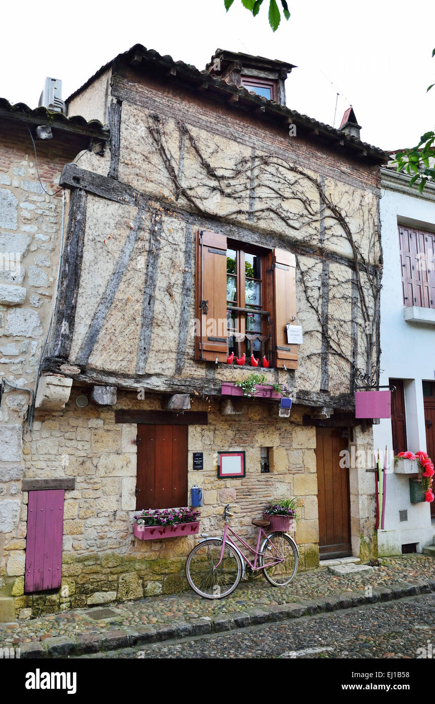 Medieval french house hi-res stock photography and images - Alamy