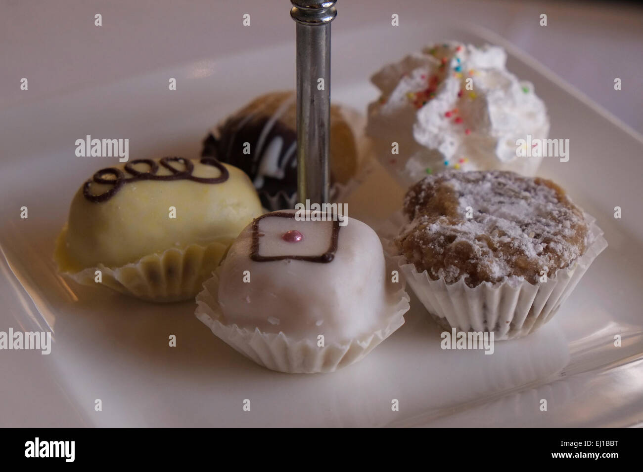 Traditional Moroccan sweets Stock Photo - Alamy