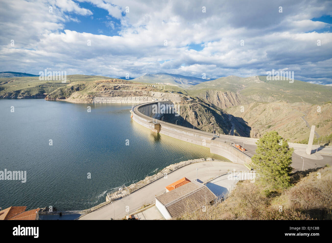 Hydraulics in architecture hi-res stock photography and images - Alamy