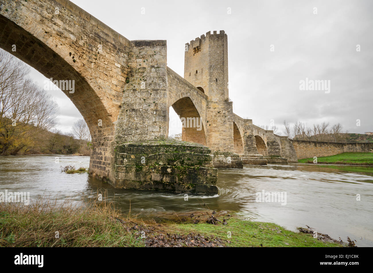 Medieval Stone Arch Bridge Stock Photos & Medieval Stone Arch Bridge ...