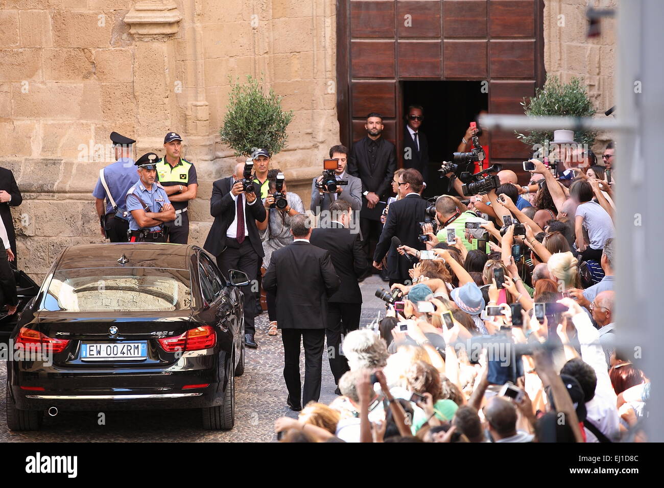 Elisabetta Canalis wedding as she marries surgeon Brian Perri in ...