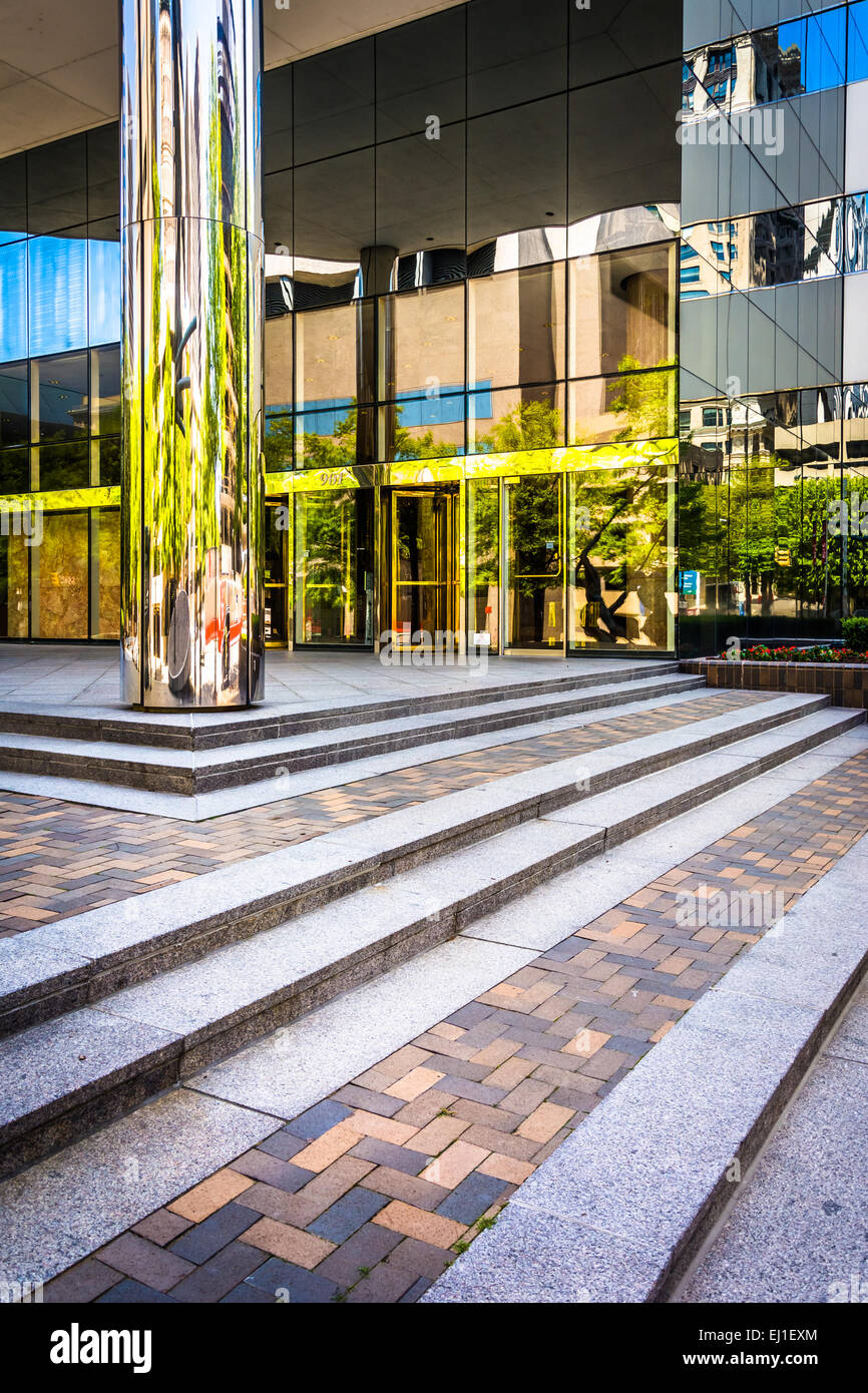 Modern building in downtown Richmond, Virginia Stock Photo - Alamy