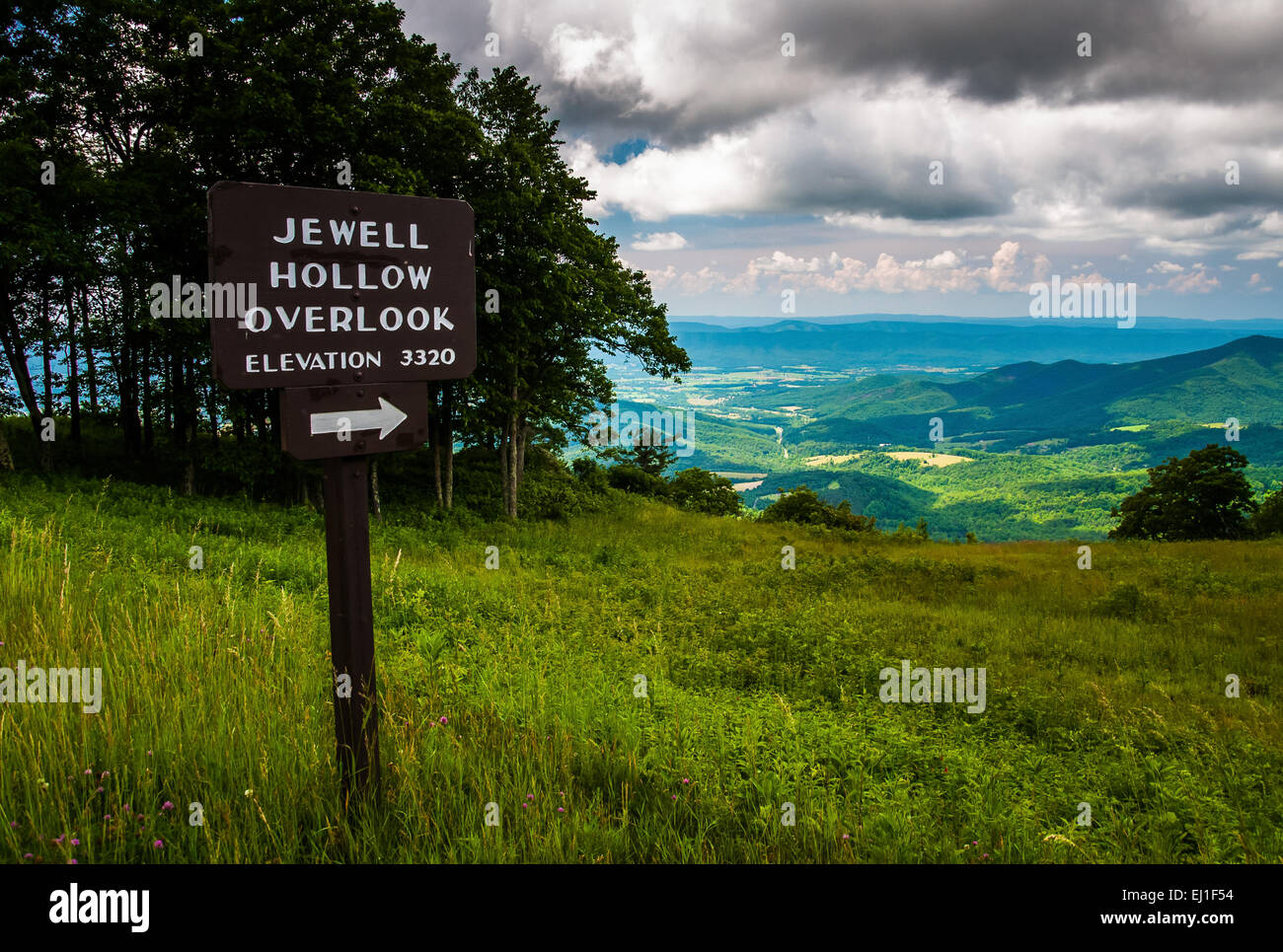 Scenic overlook sign hi-res stock photography and images - Alamy