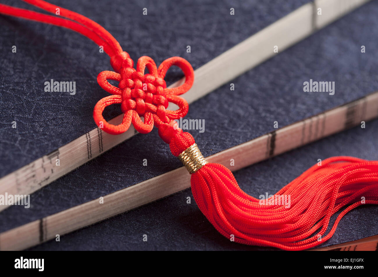 Knotting hi-res stock photography and images - Alamy