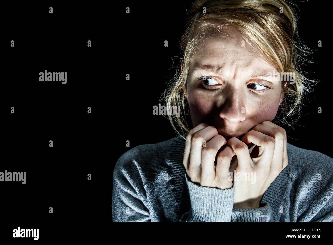 Scary eyes in the dark hi-res stock photography and images - Alamy