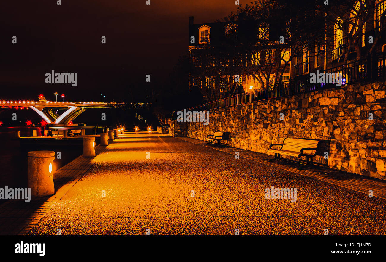 The waterfront at night in Alexandria, Virginia Stock Photo - Alamy