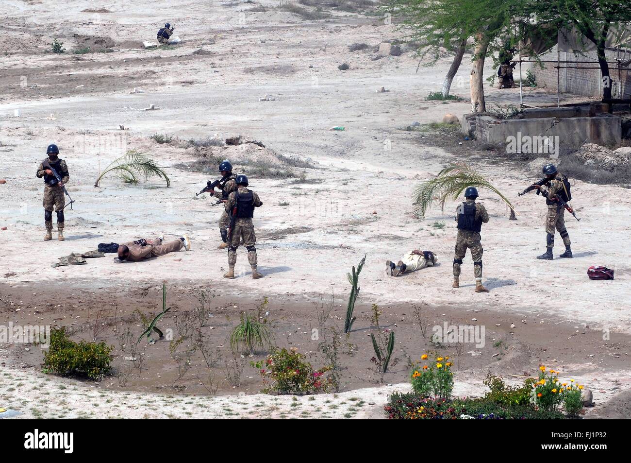 Multan, Pakistan. 19th Mar, 2015. Pakistani soldiers take part in a ...
