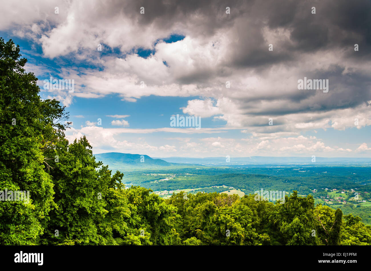 Aerial view skyline drive virginia hi-res stock photography and images ...