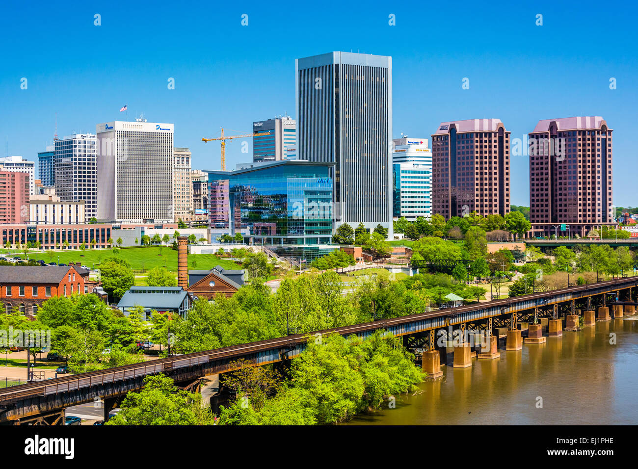 James river water city skyline hi-res stock photography and images - Alamy