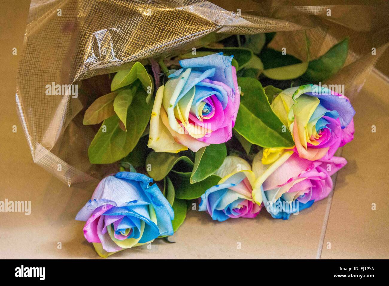 Sydney, Australia. 20th Mar, 2015. Flowers left inside the Lindt cafe ...
