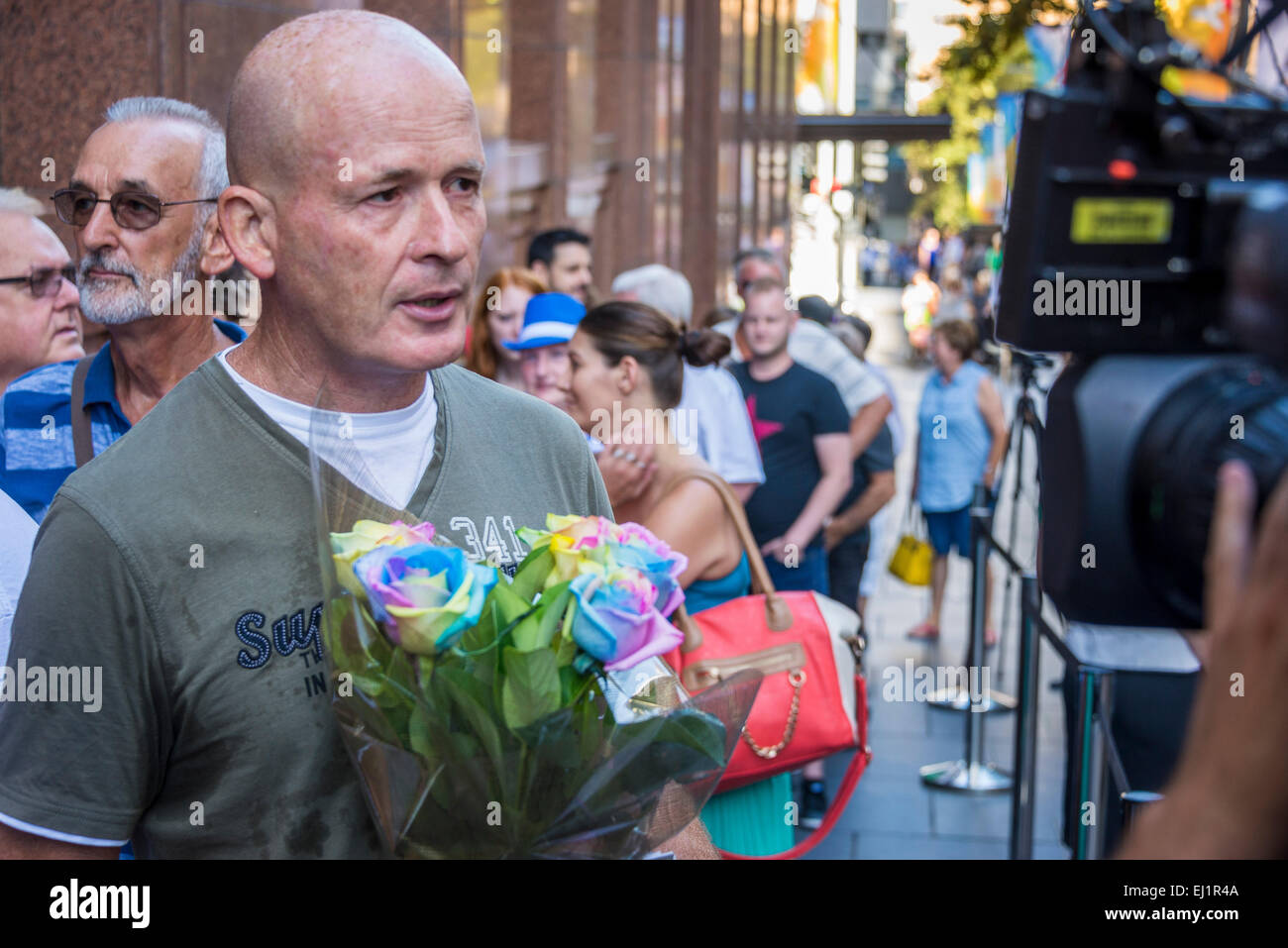 Sydney lindt cafe hi-res stock photography and images - Alamy