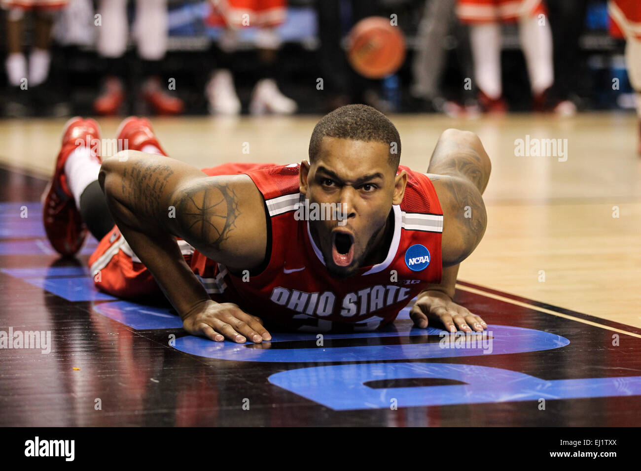Portland, Oregon, USA. 19th March, 2015. AMIR WILLIAMS (23) reacts to ...
