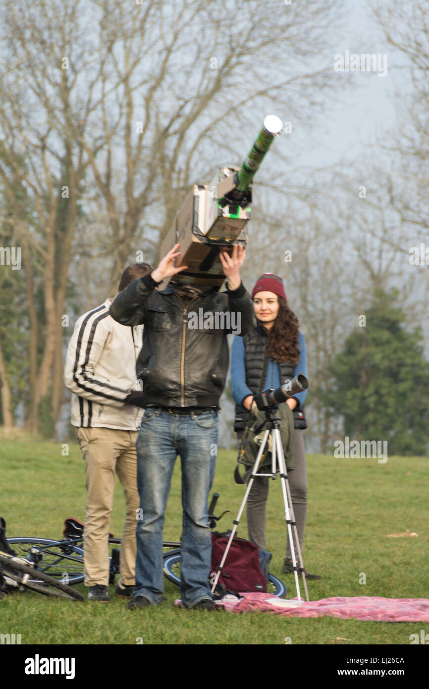 Pinhole camera eclipse hi-res stock photography and images - Alamy