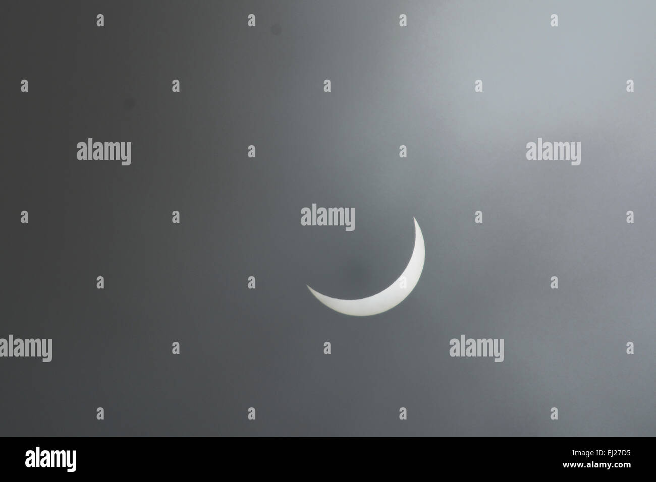 Partial solar eclipse sun hi-res stock photography and images - Alamy