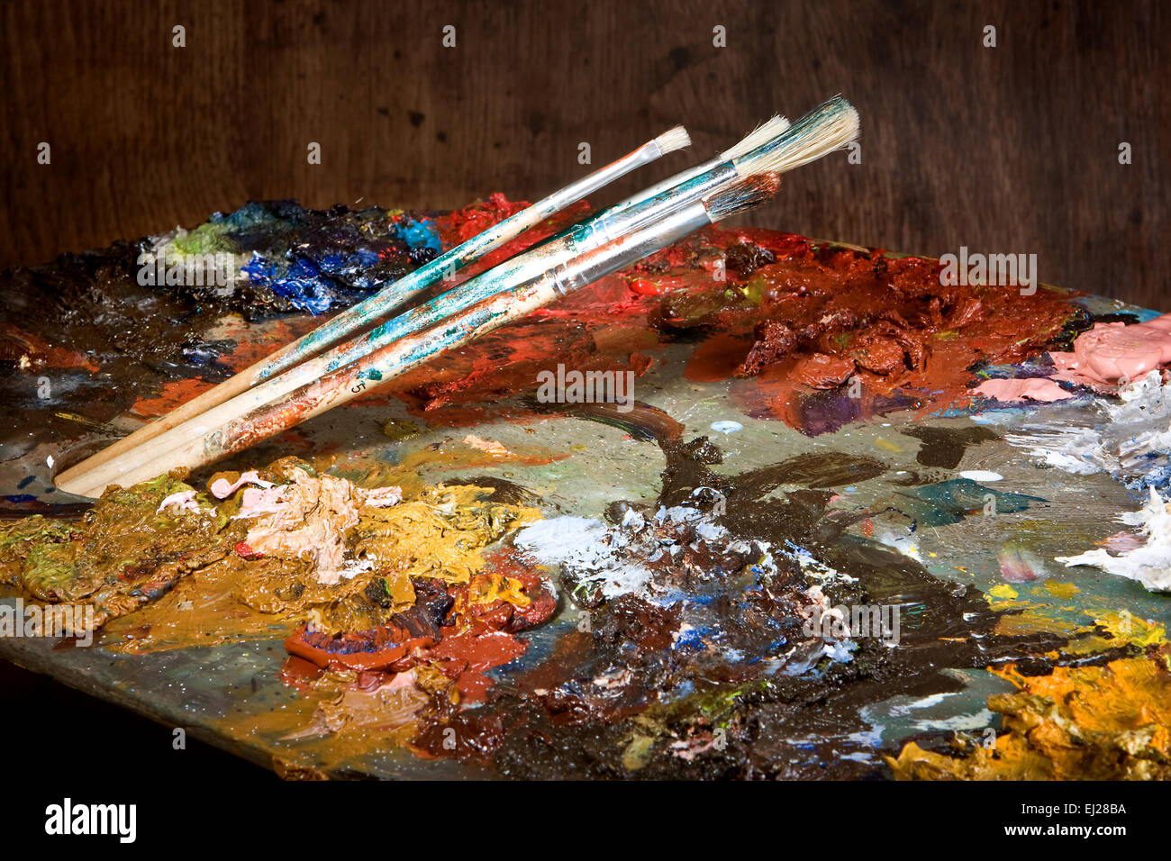 Artist paint pallet hi-res stock photography and images - Alamy