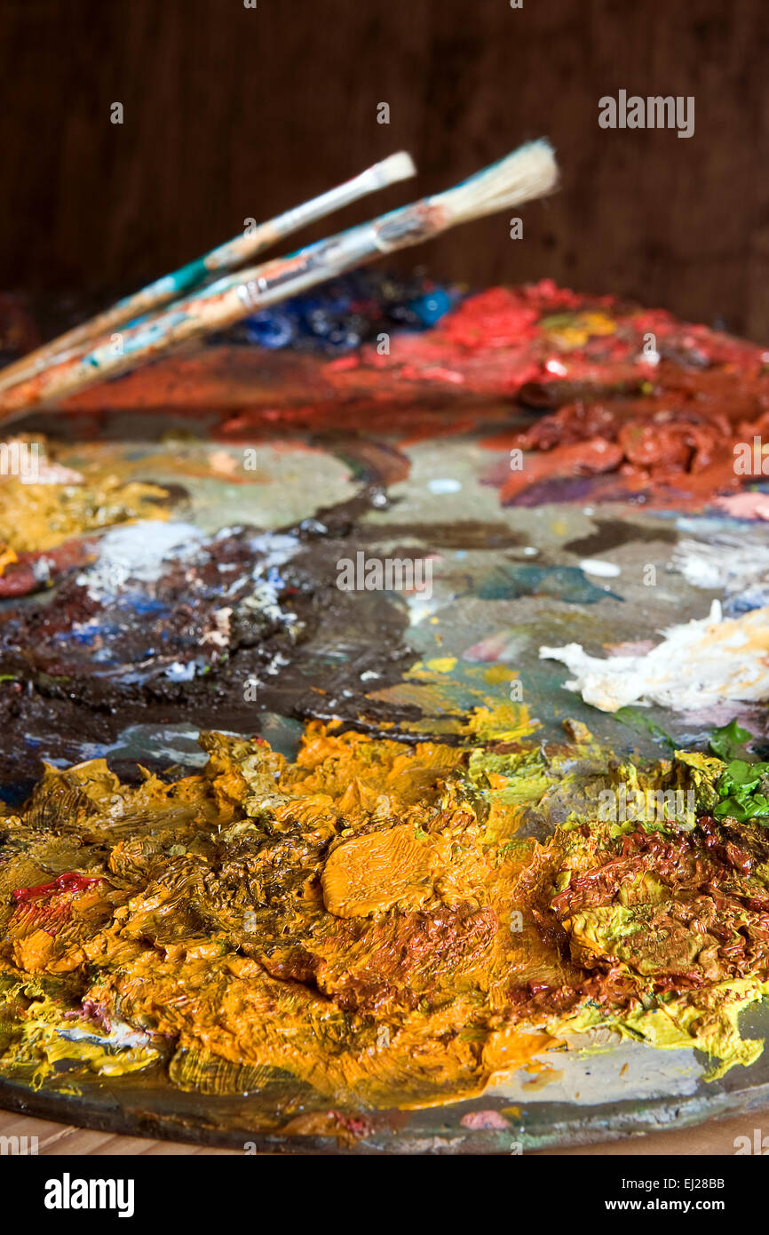 Artist paint pallet hi-res stock photography and images - Alamy