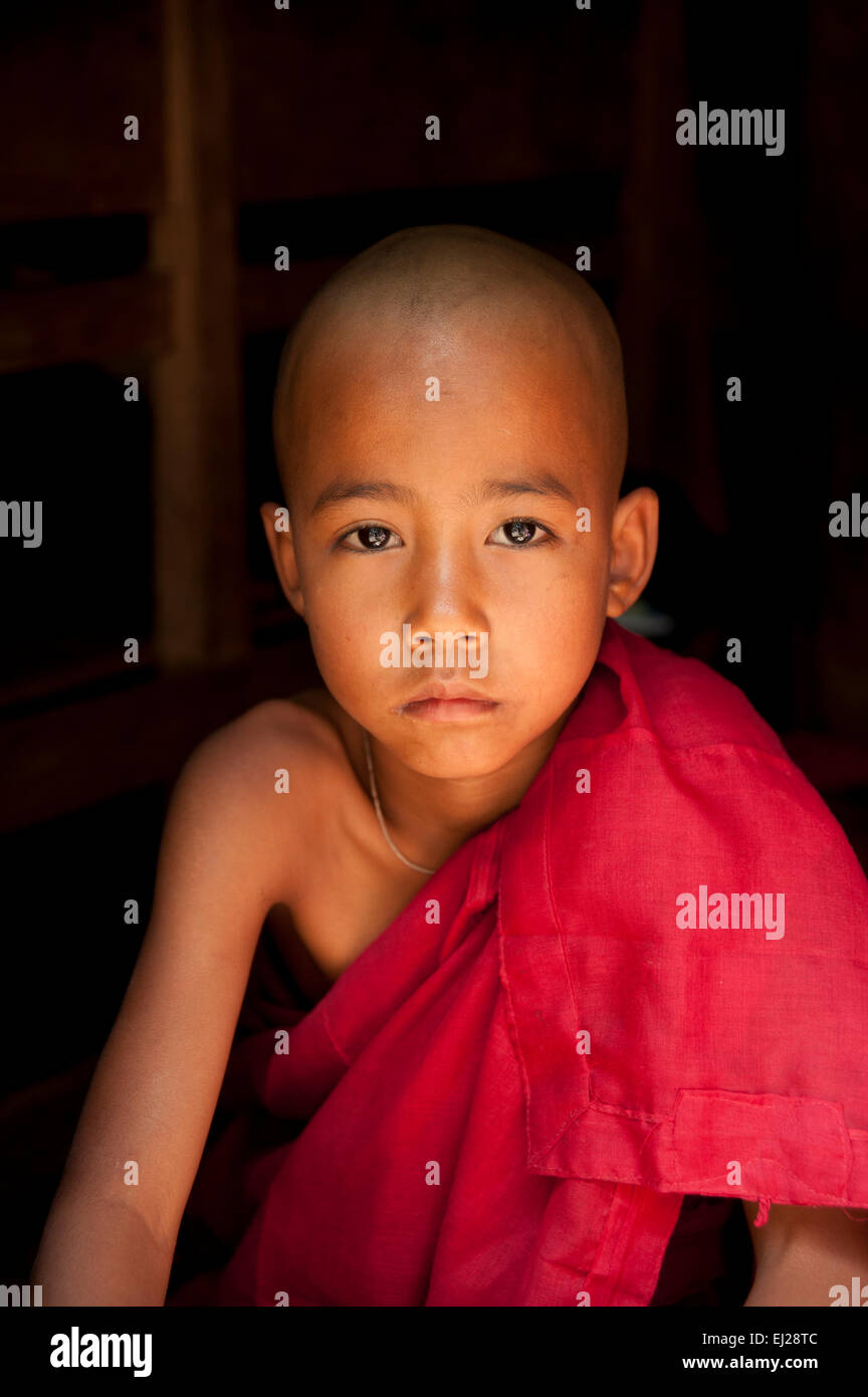 Novice buddhist monk hi-res stock photography and images - Alamy