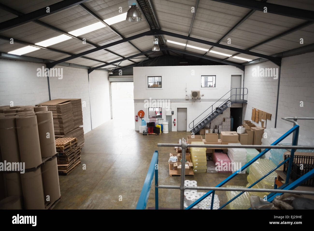 Plastic shipping boxes hi-res stock photography and images - Alamy