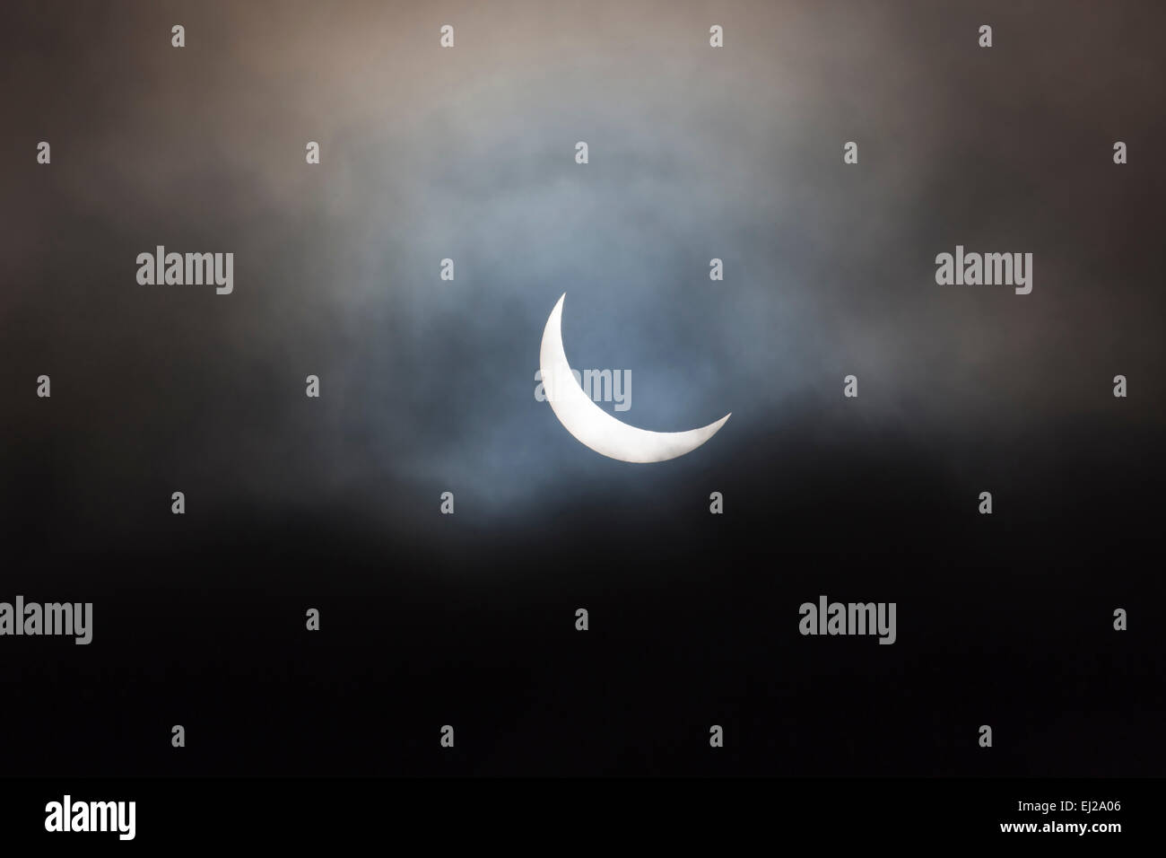 Cotswolds, UK. 20th Mar, 2015. 09.19 Solar eclipse - partial eclipse of ...