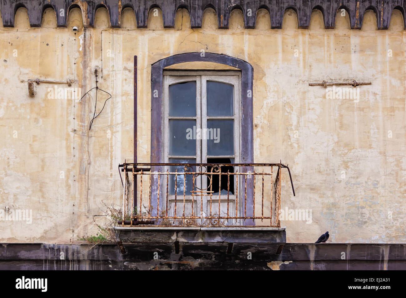 Old window with dirty broken glass Stock Photo - Alamy