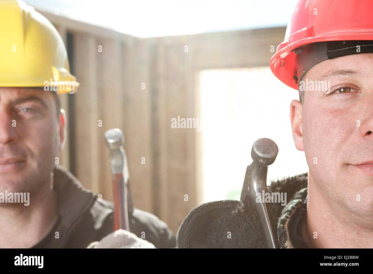 A construction men working outside Stock Photo - Alamy
